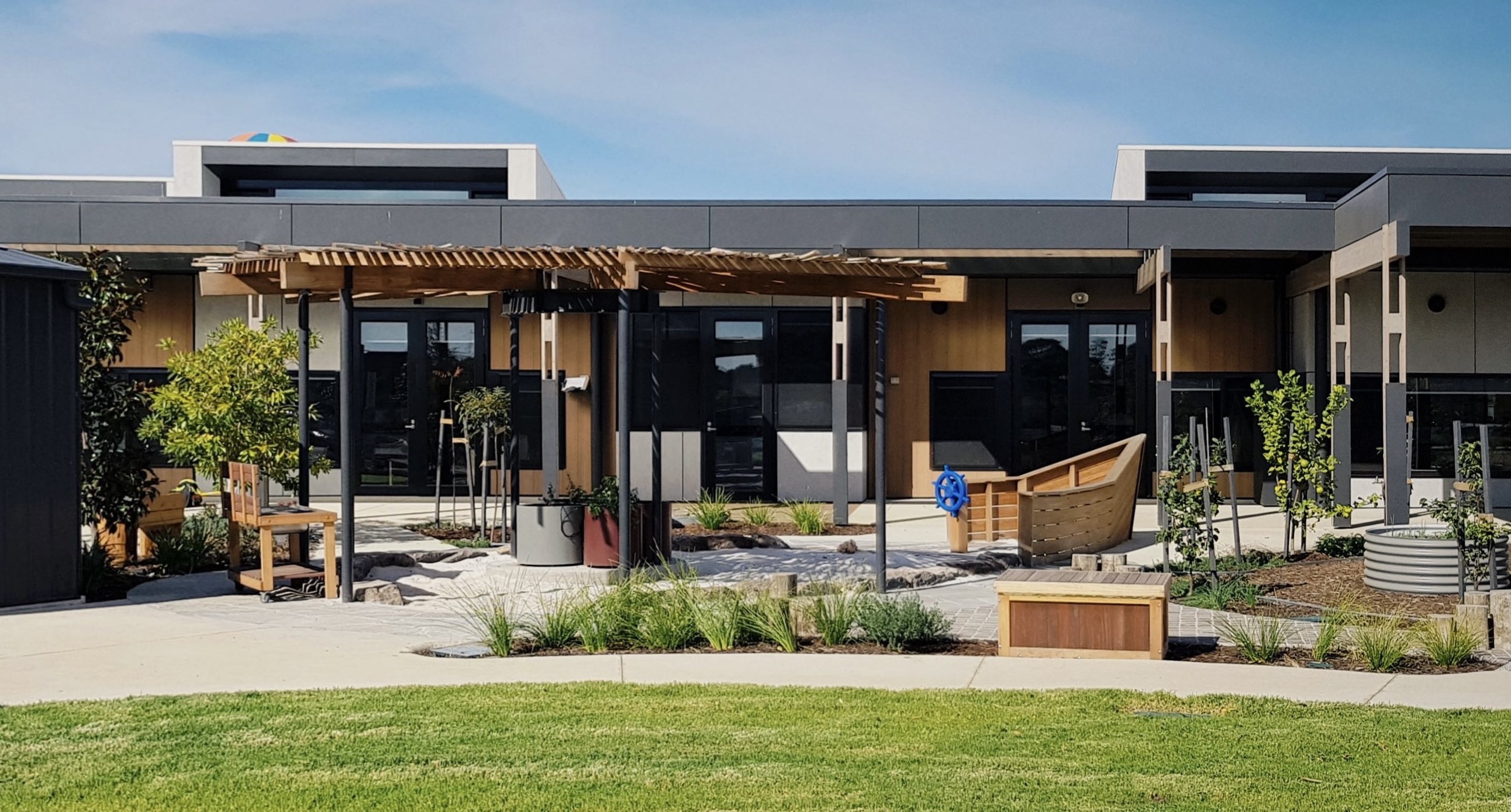 Botanical Traditions : Commercial Design Collection